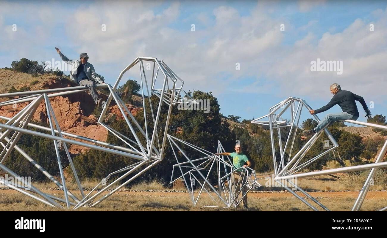 ORIGAMI IN THE GARDEN FILM, 2021. © Freestyle Digital Media /Courtesy ...