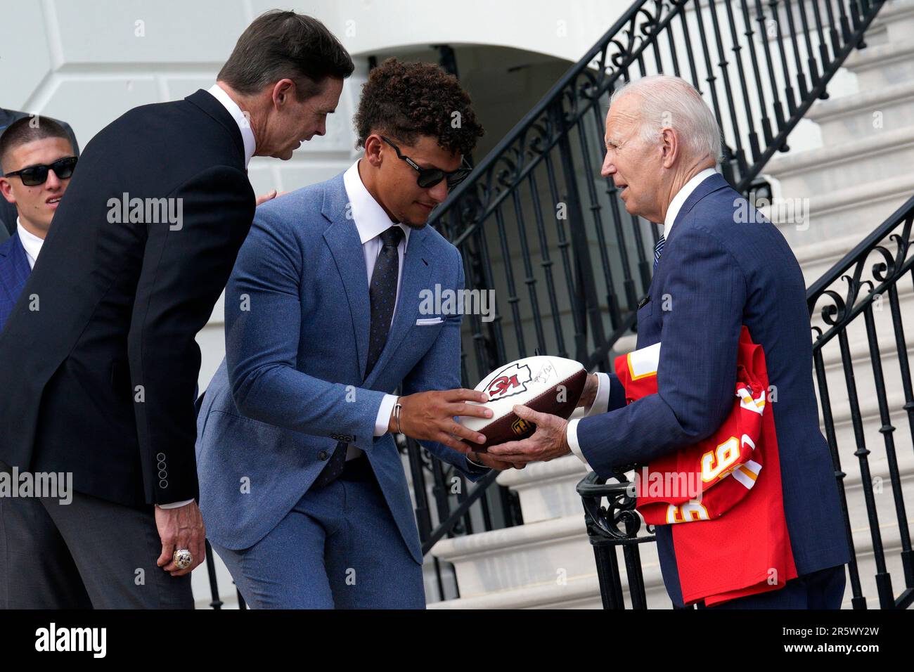 Washington, USA. 05th June, 2023. Quarterback Patrick Mahomes signs a ...