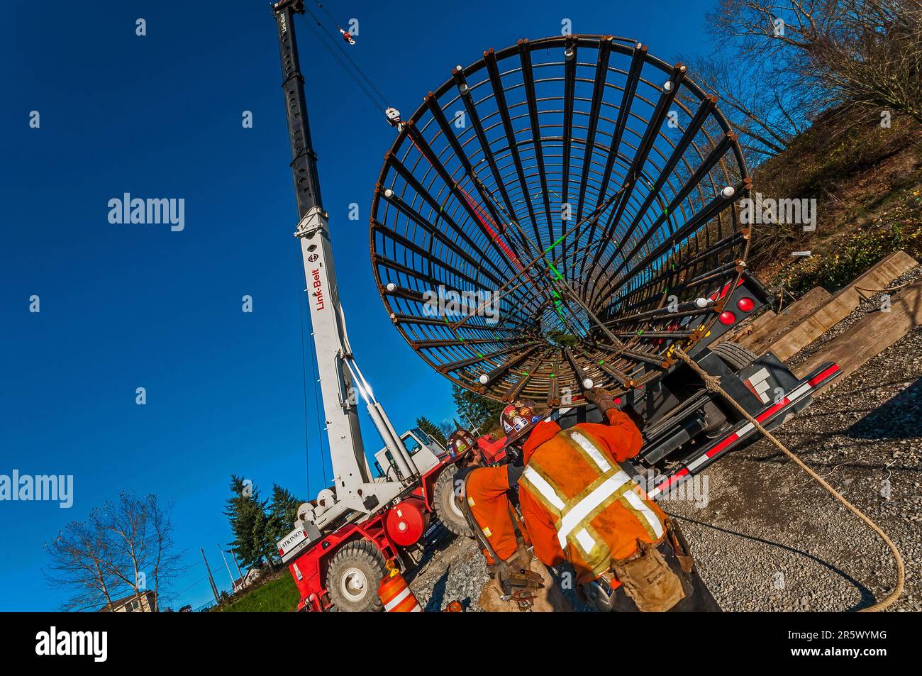 Construction lifting rebar hi-res stock photography and images - Alamy