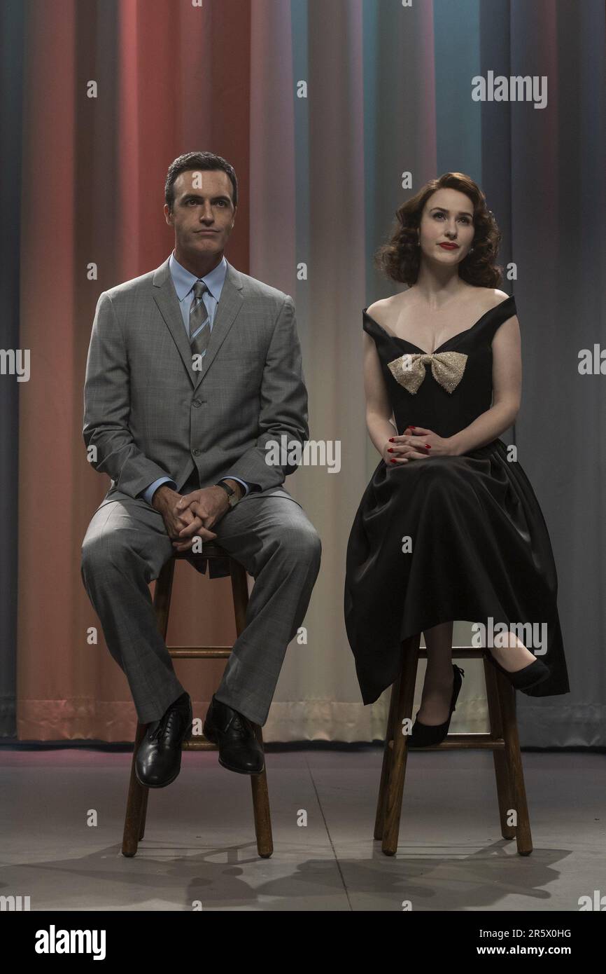 THE MARVELOUS MRS. MAISEL, from left: Reid Scott, Rachel Brosnahan ...