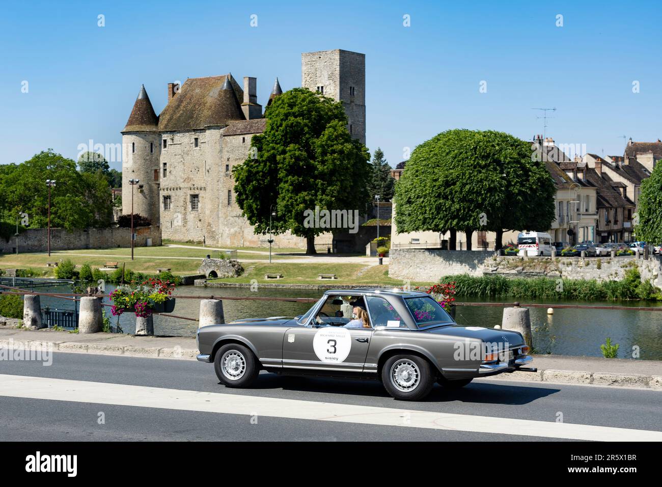 03 Tilly HARRISON, Samantha DENT, Mercedes Benz 280 SL 1970, during the ...