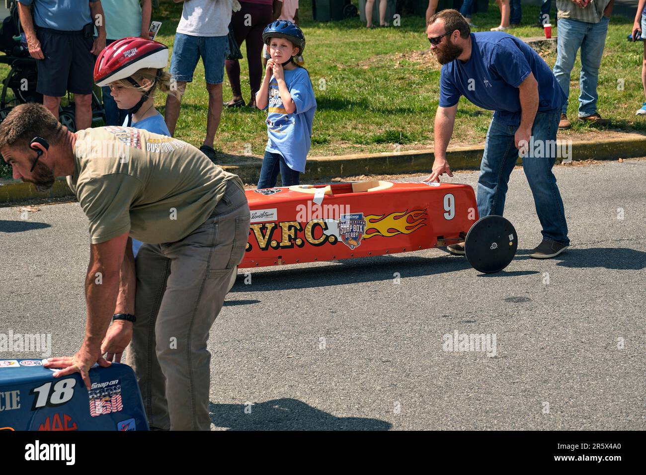 Soap box derby cars hi-res stock photography and images - Alamy