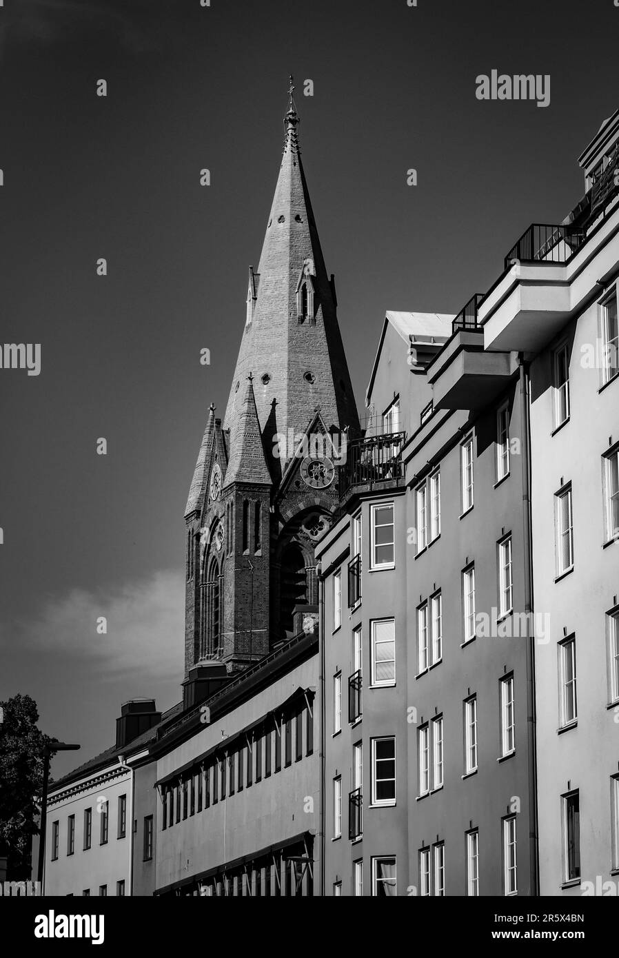 Side low angle view Black and White Stock Photos & Images - Alamy