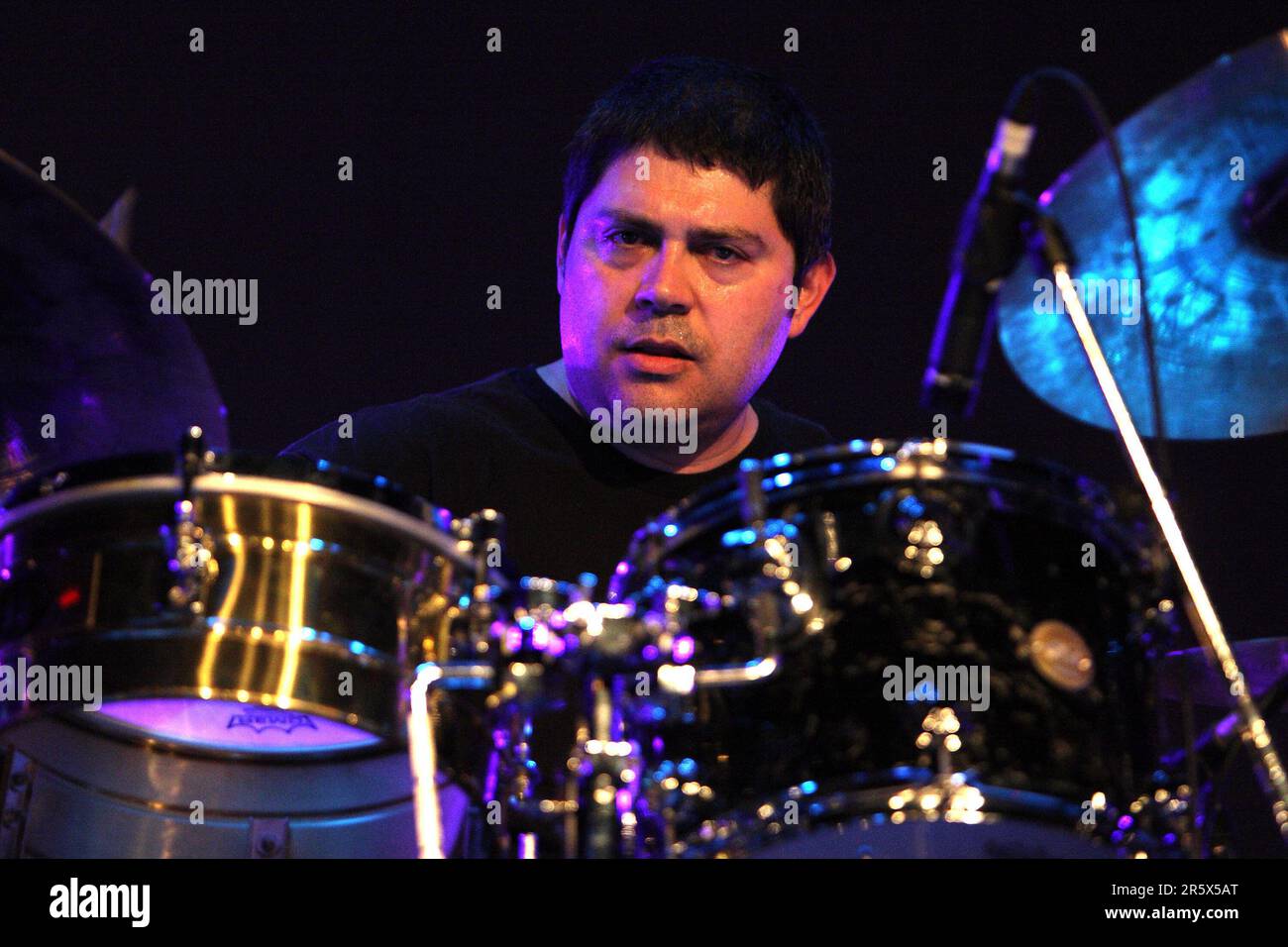Cougar Estrada Los Lobos performing live in concert at the Enmore ...
