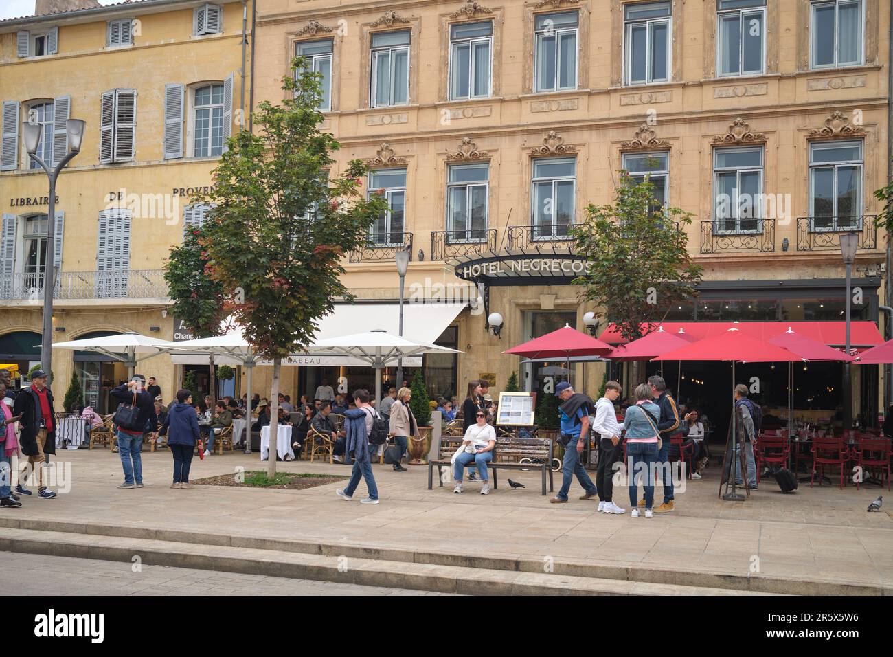 Cours mirabeau hi-res stock photography and images - Alamy
