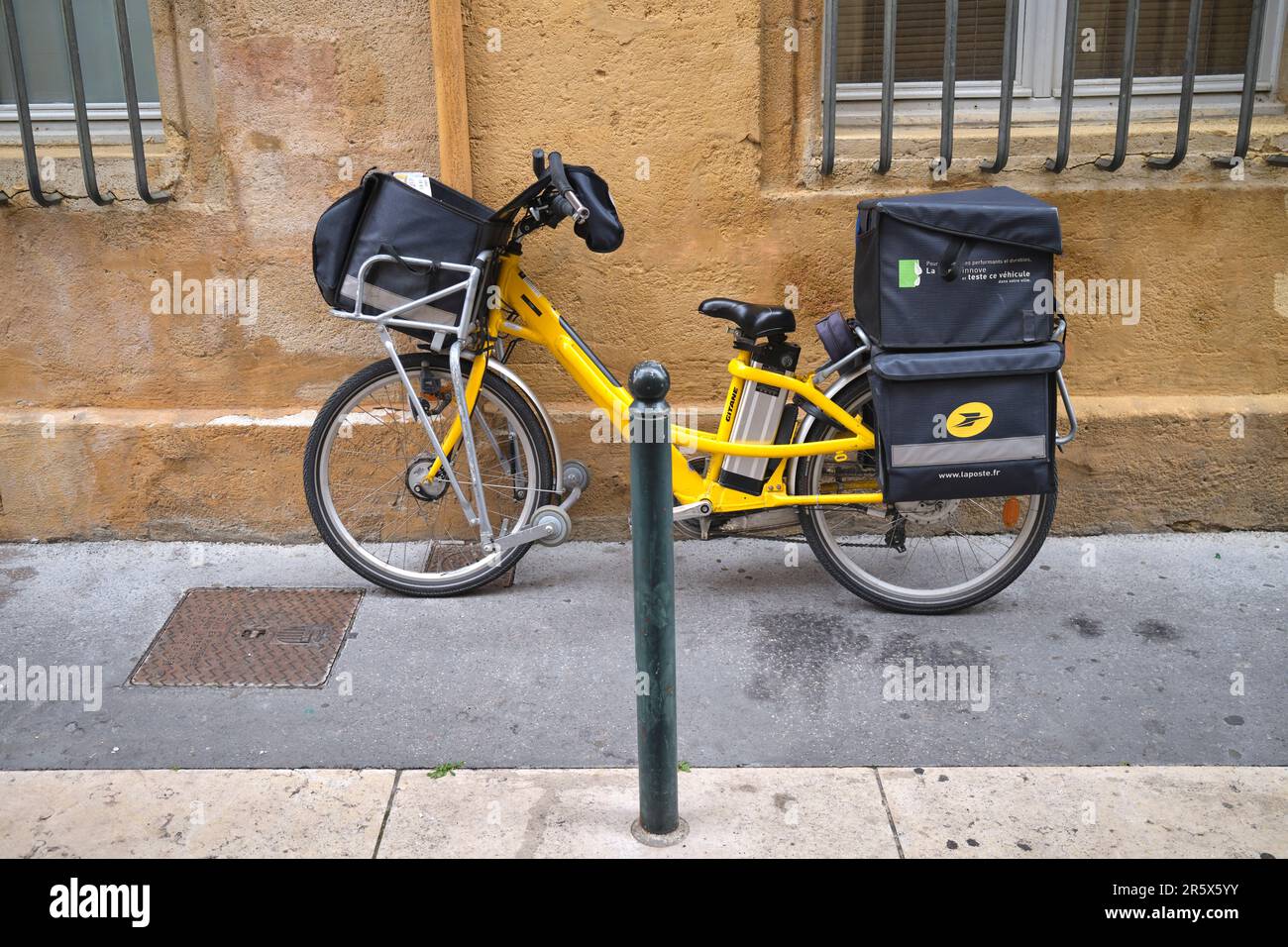 French workers hi-res stock photography and images - Alamy