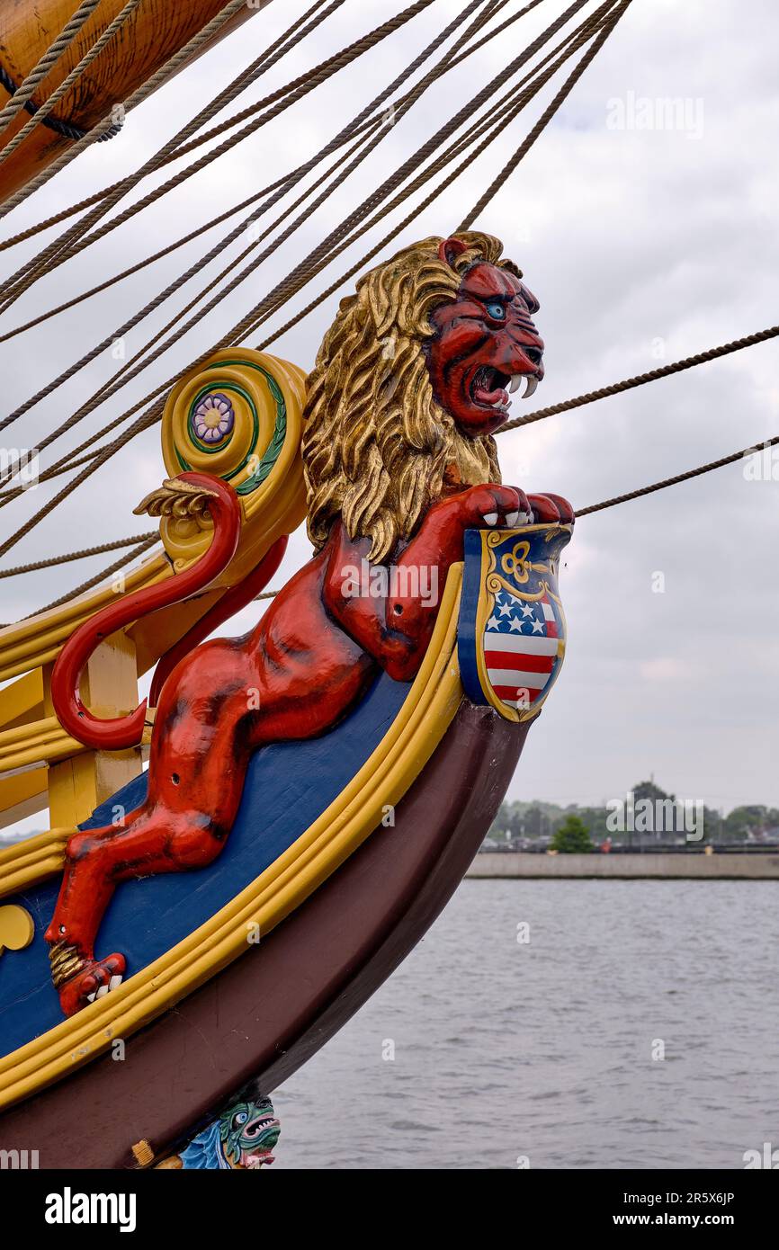 Replica of the Kalmar Nyckel, a 17th-century tall ship, sailing ...
