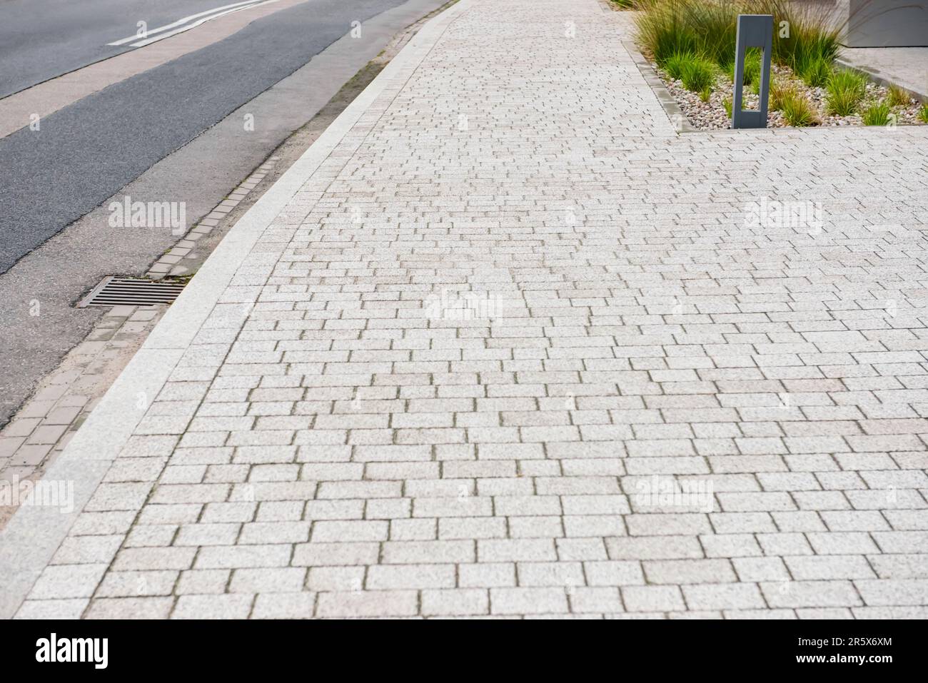 Concrete street covering hi-res stock photography and images - Alamy
