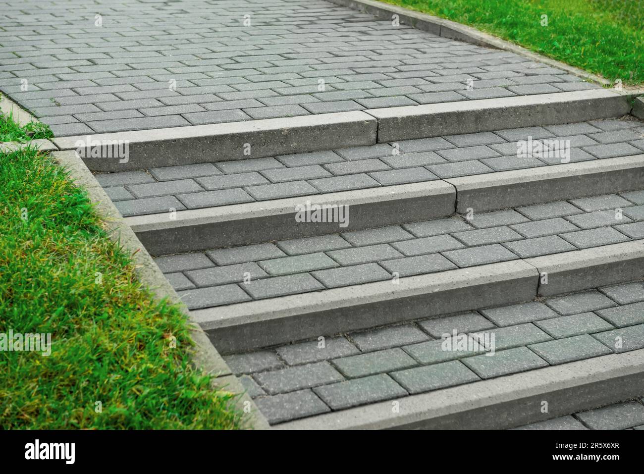 Sidewalk steps hi-res stock photography and images - Alamy