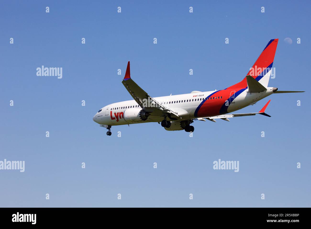 Lynx Air, Boeing 737-Max, C-GULN, Landing at Pearson Airport, Toronto ...