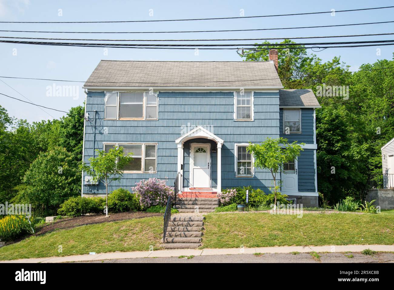 Typical american house hi-res stock photography and images - Alamy