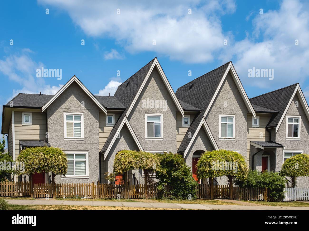 Real estate property exterior hi-res stock photography and images - Alamy