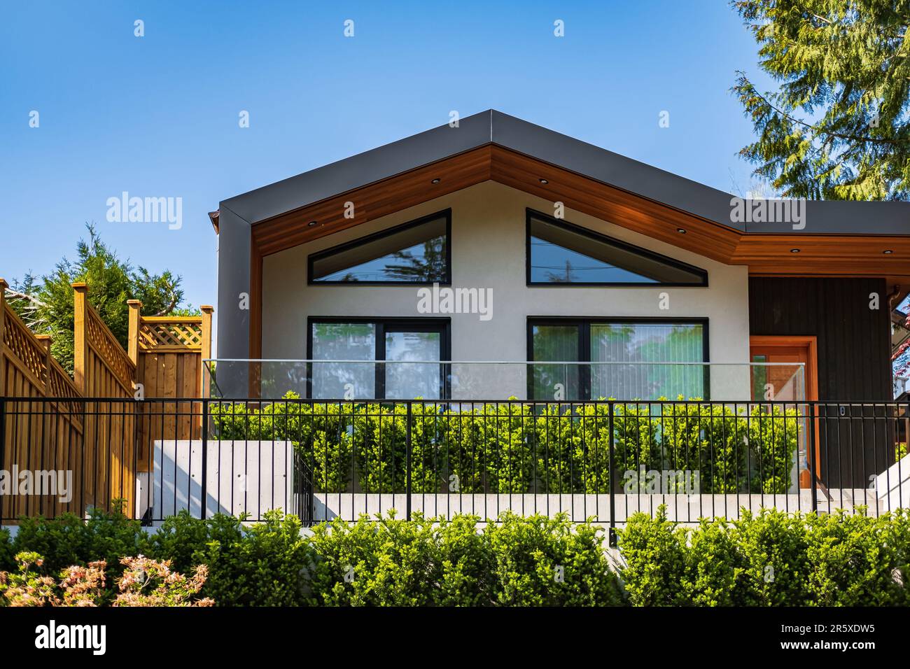 Luxury Homes Front Windows Real Estate Exterior Front House On A Sunny