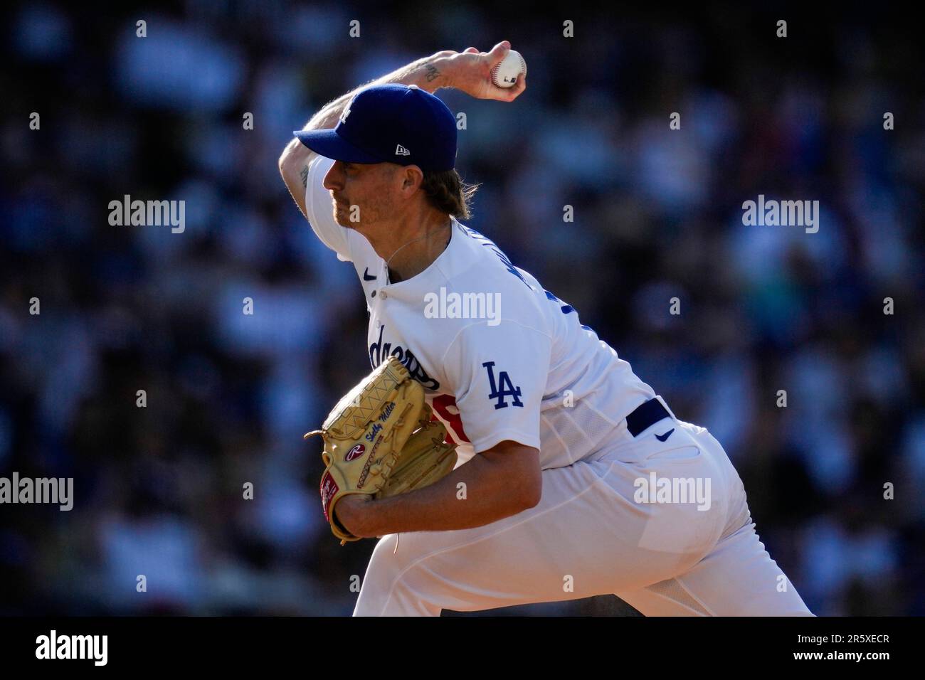 Los Angeles Dodgers relief pitcher Shelby Miller (18) throws during a ...