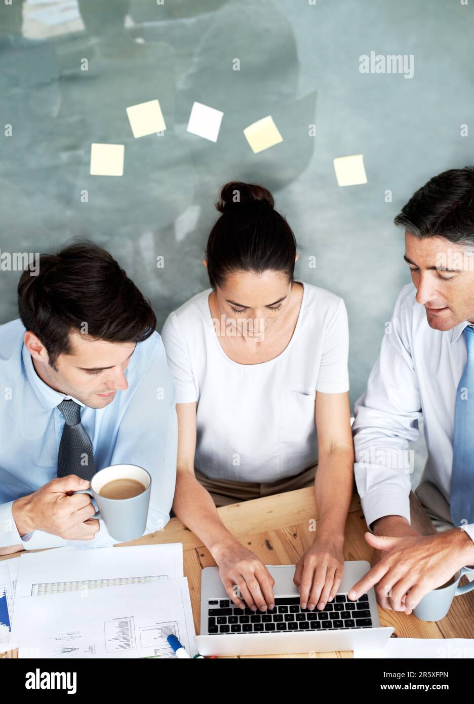 Sharing workload hi-res stock photography and images - Alamy