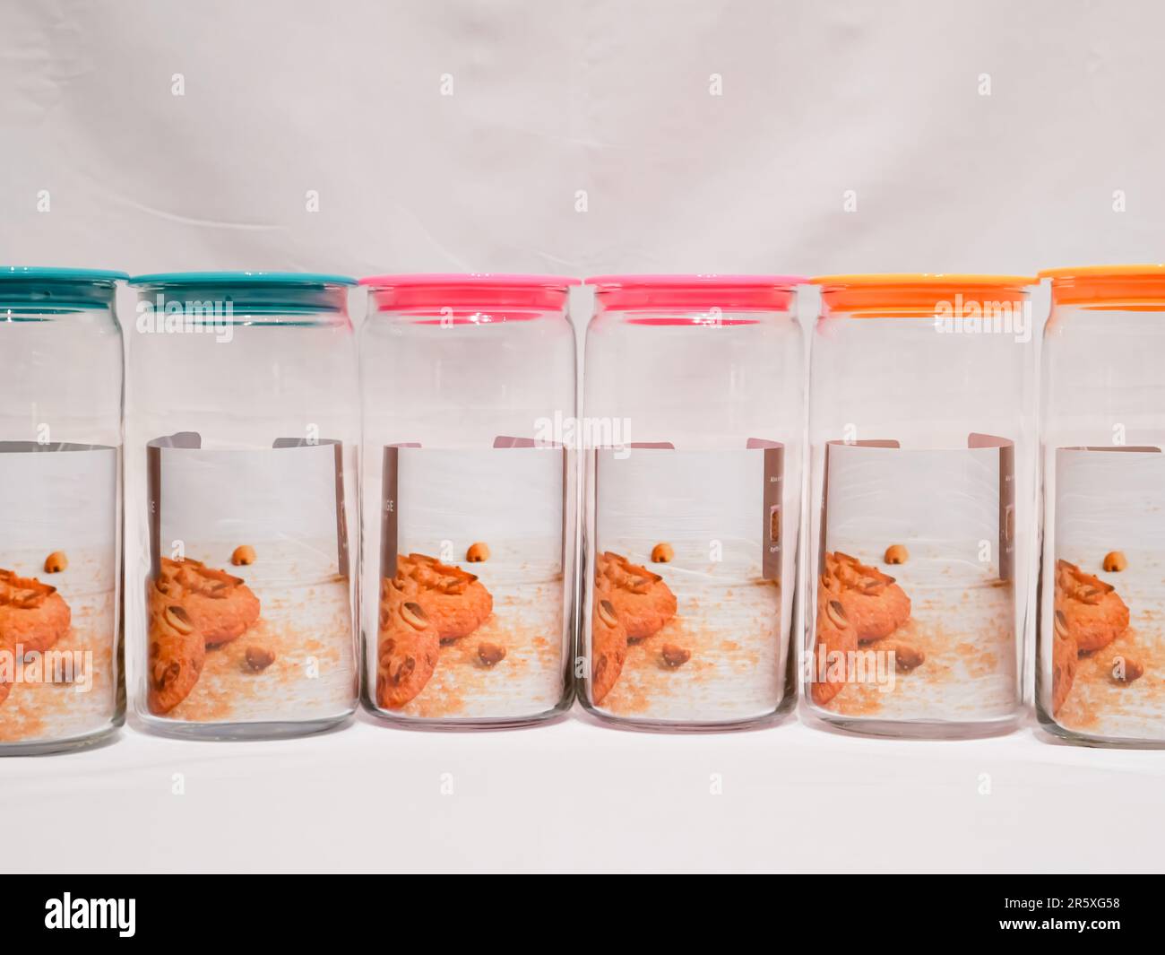 Colorful Lid Jars are the perfect storage solution for those who want ...