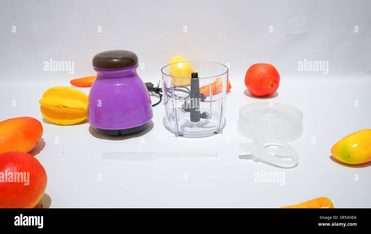 The Multifunctional Purple Mini Capsule Blender is a compact and ...
