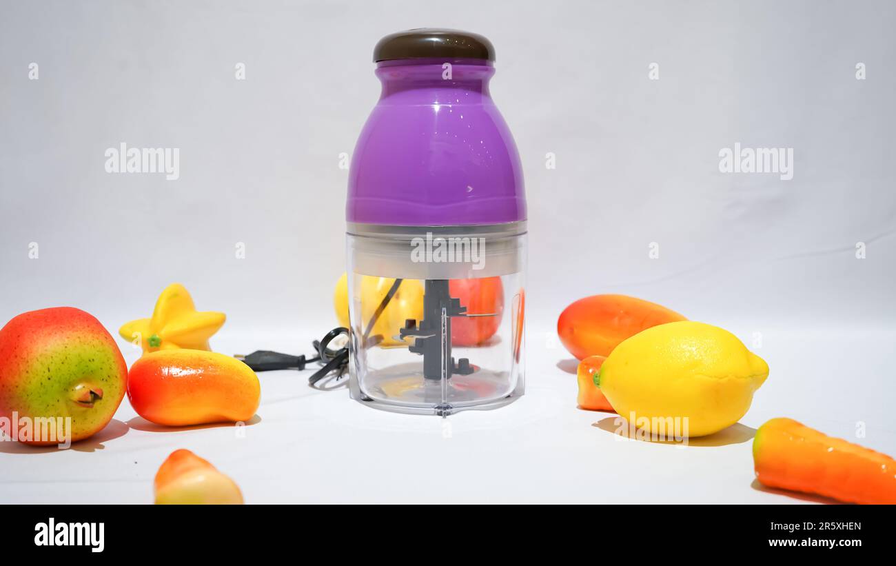 The Multifunctional Purple Mini Capsule Blender is a compact and ...