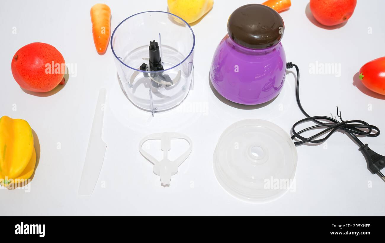 The Multifunctional Purple Mini Capsule Blender is a compact and ...