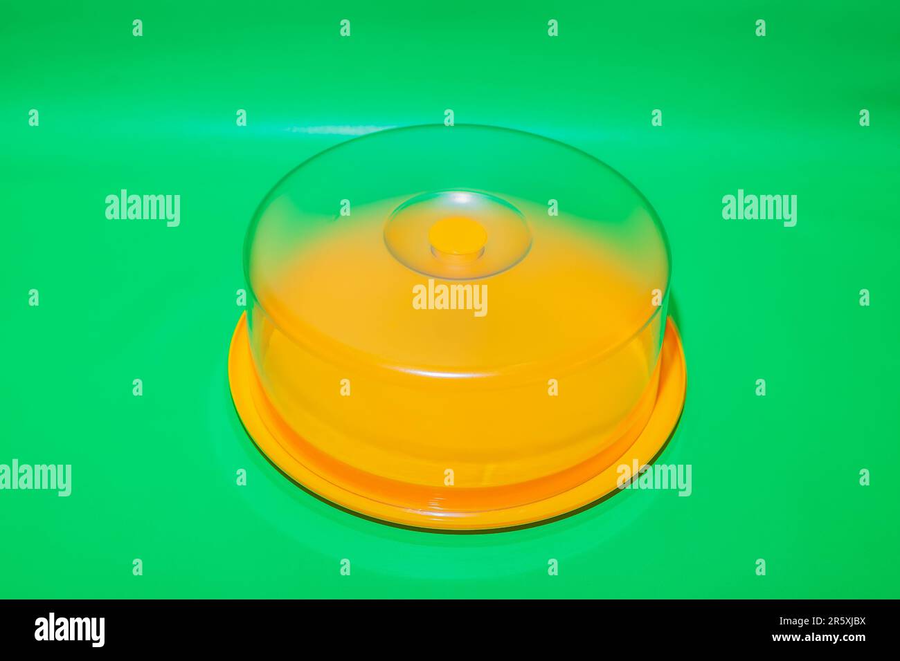 The Yellow Round Cake Container with Clear Lid is a stylish and ...