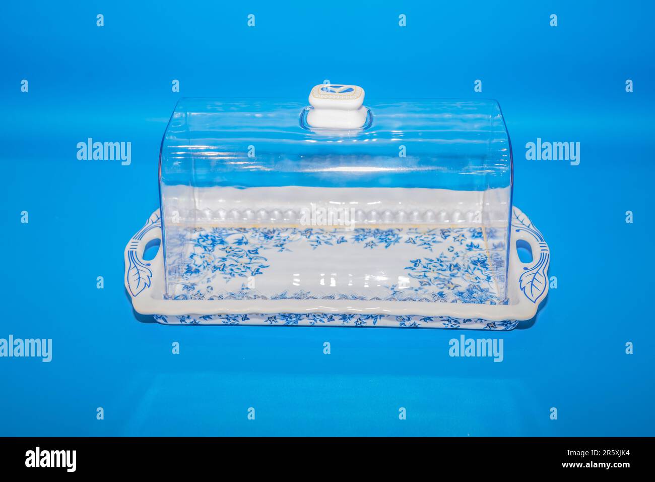 The Blue Flower Pattern Ceramic Rectangular Cake Container is a ...