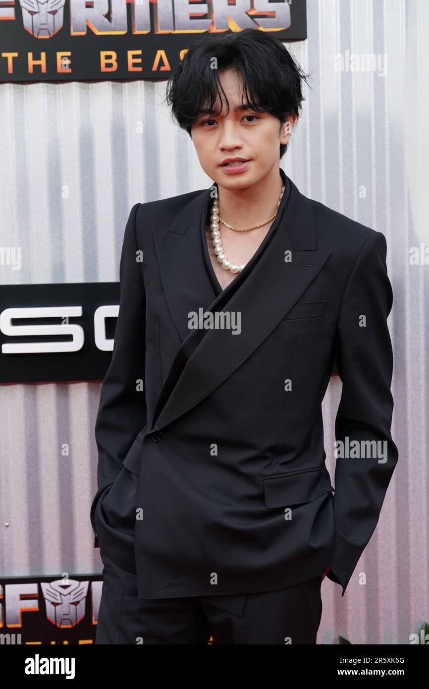 Kento Nakajima Shirtless