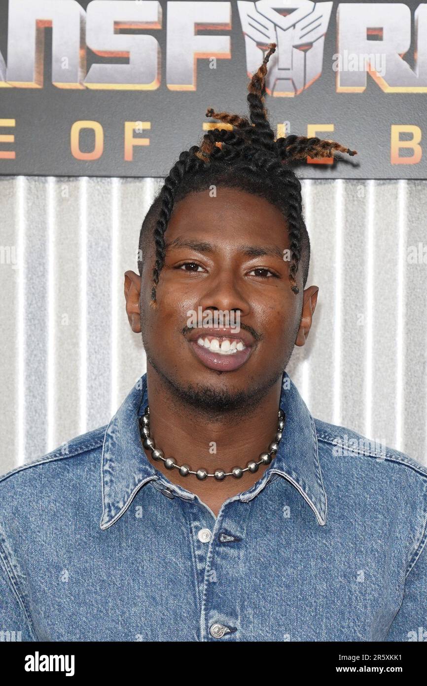 5 atoms hi-res stock photography and images - Alamy