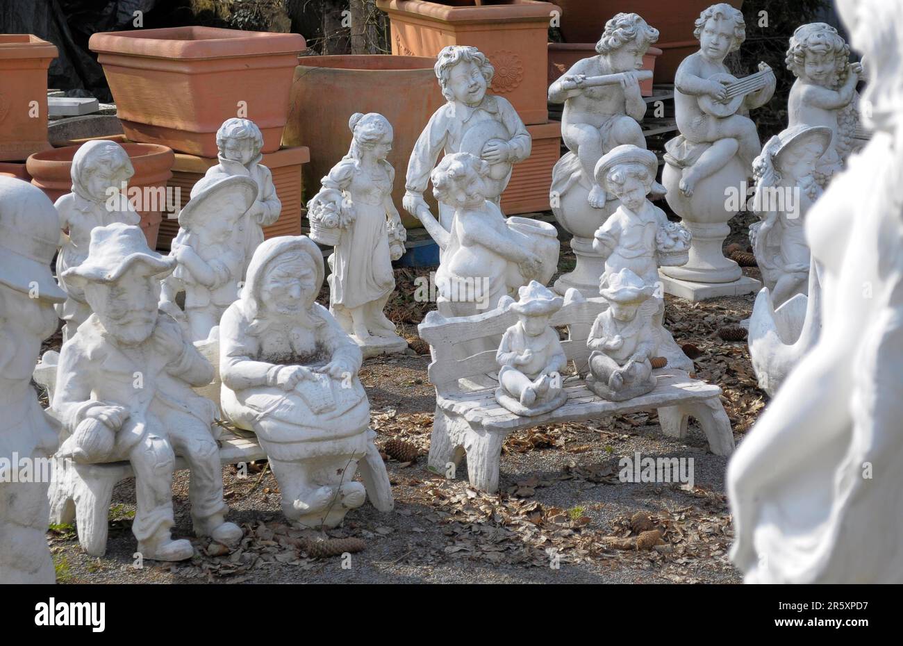 Various garden figures Stock Photo - Alamy