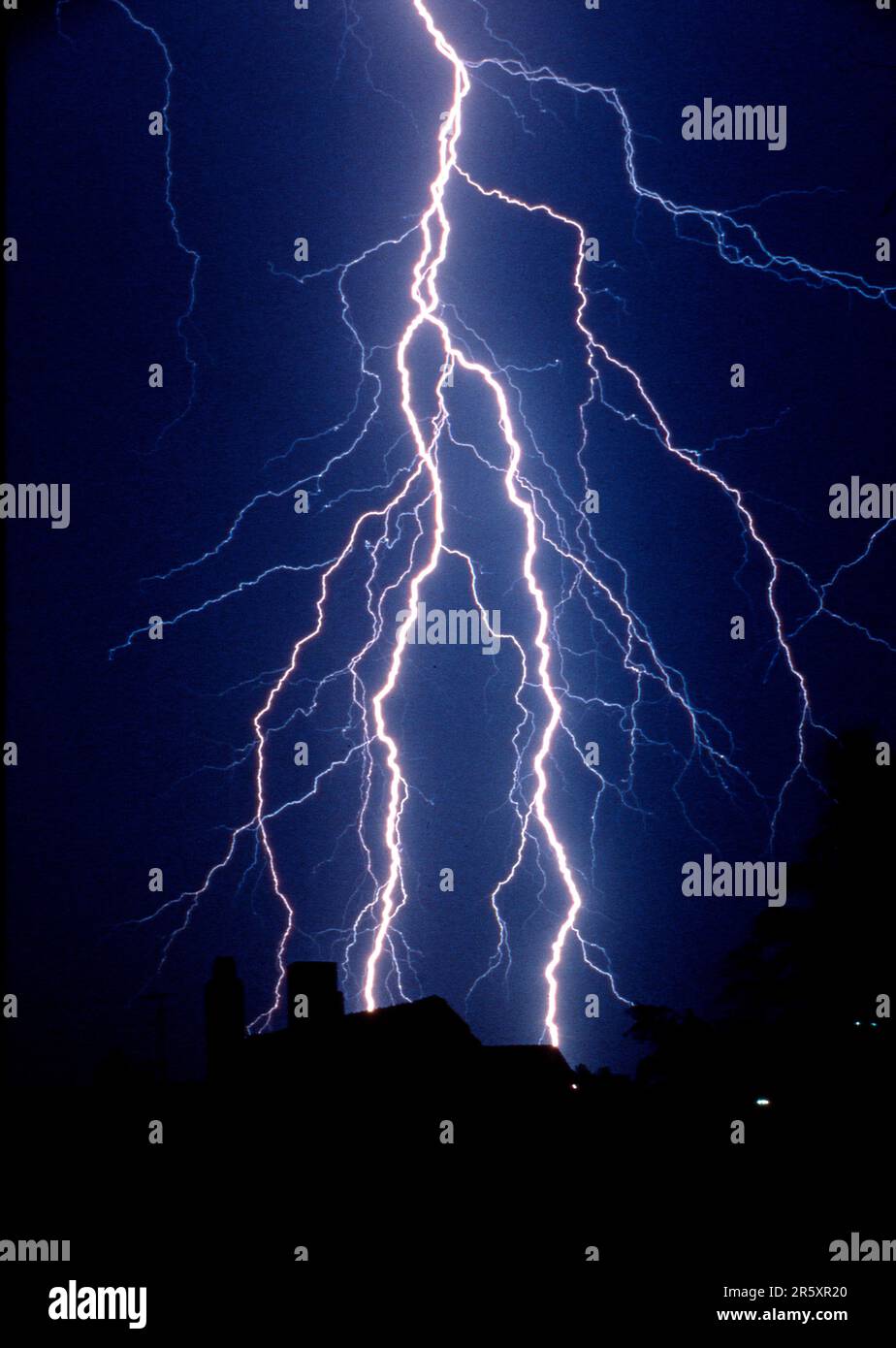 Storm night sky dark scary hi-res stock photography and images - Alamy