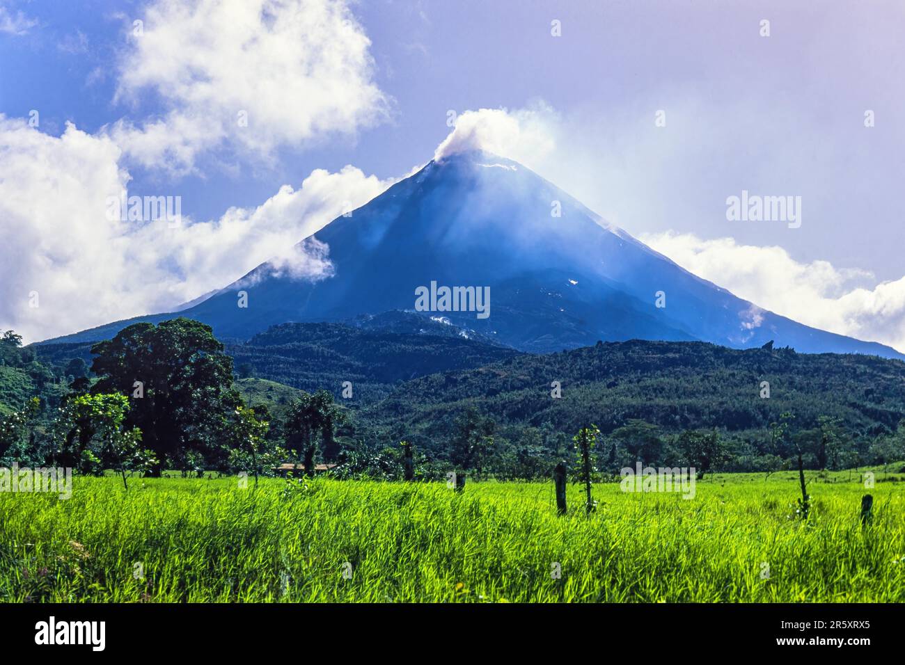 Active Volcano that has an eruption in the rainforest, Costa rica Stock ...