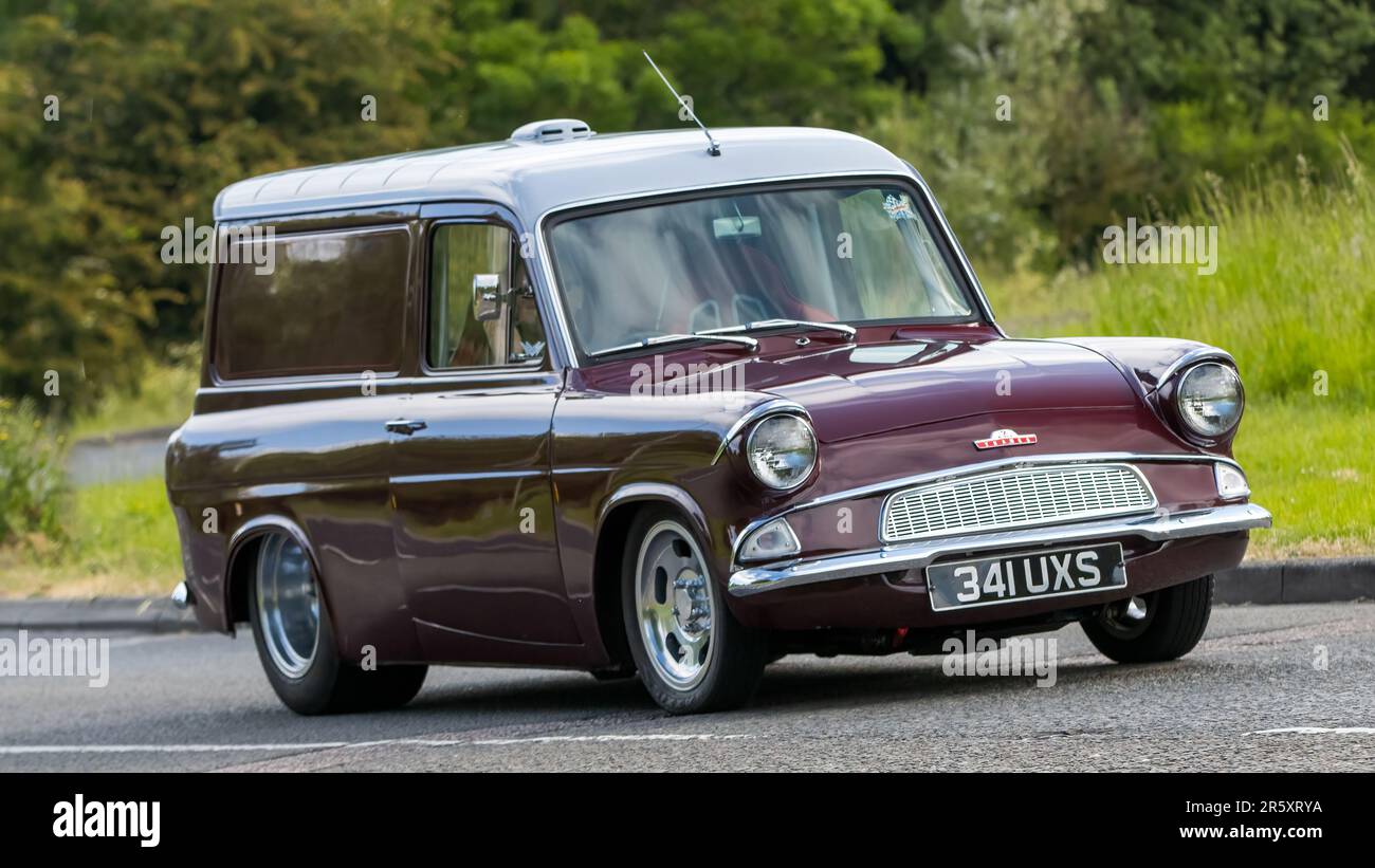 Ford anglia motor car hi-res stock photography and images - Alamy