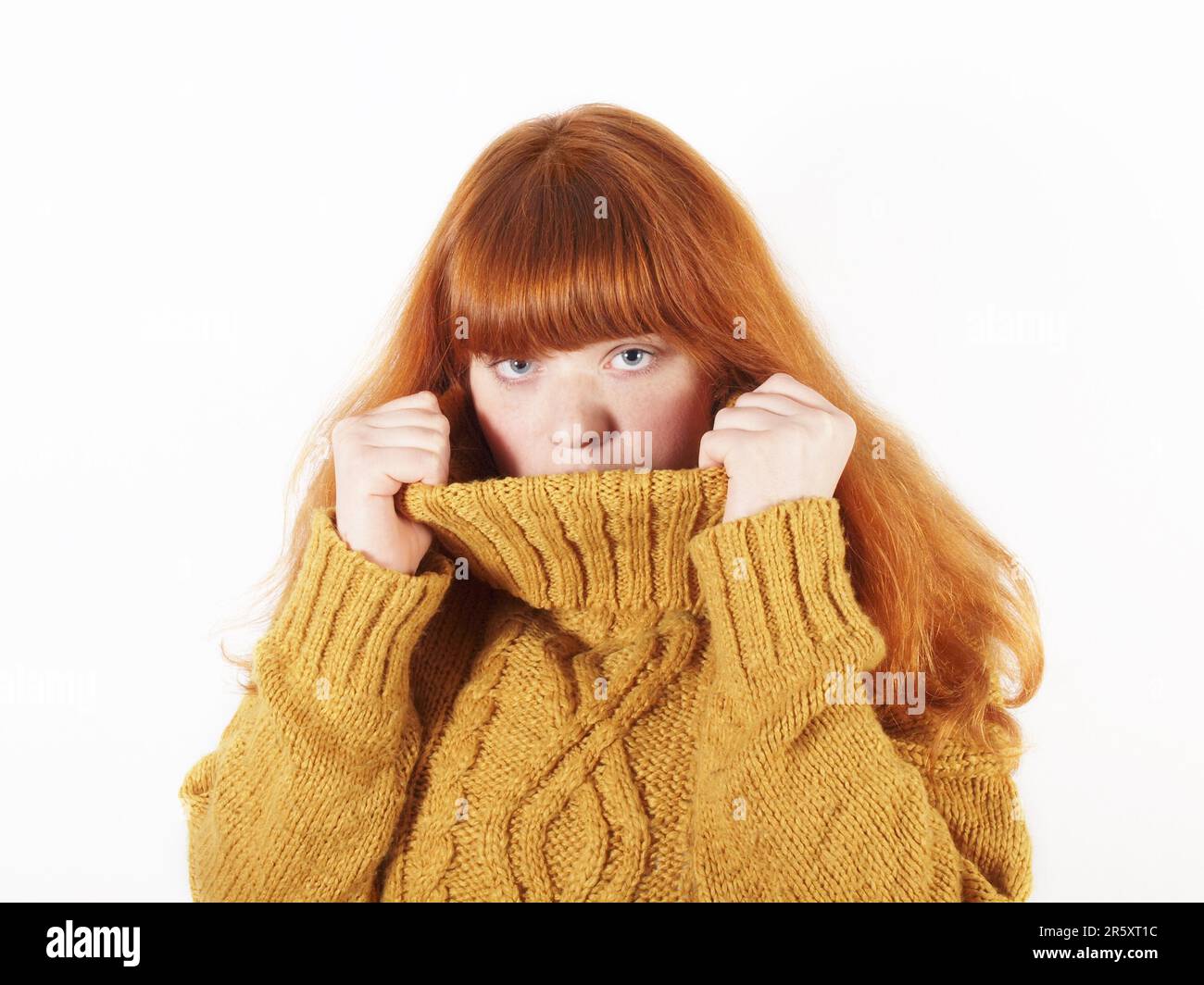 Anxious fearful woman hiding hi-res stock photography and images - Alamy