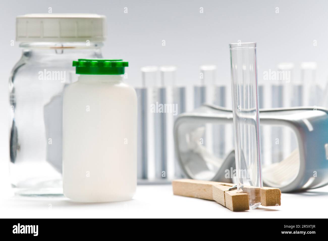 Laboratory object hi-res stock photography and images - Alamy
