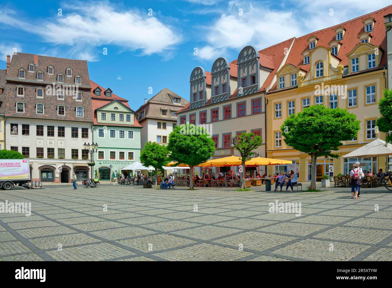 Town square village hi-res stock photography and images - Alamy