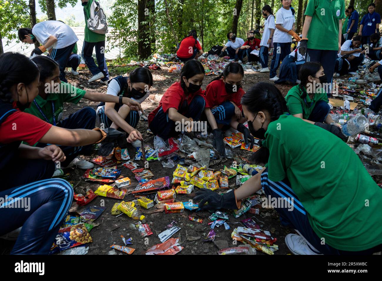 GANGTOK, INDIA, MAY 29: Students collects trash during The Himalayan ...