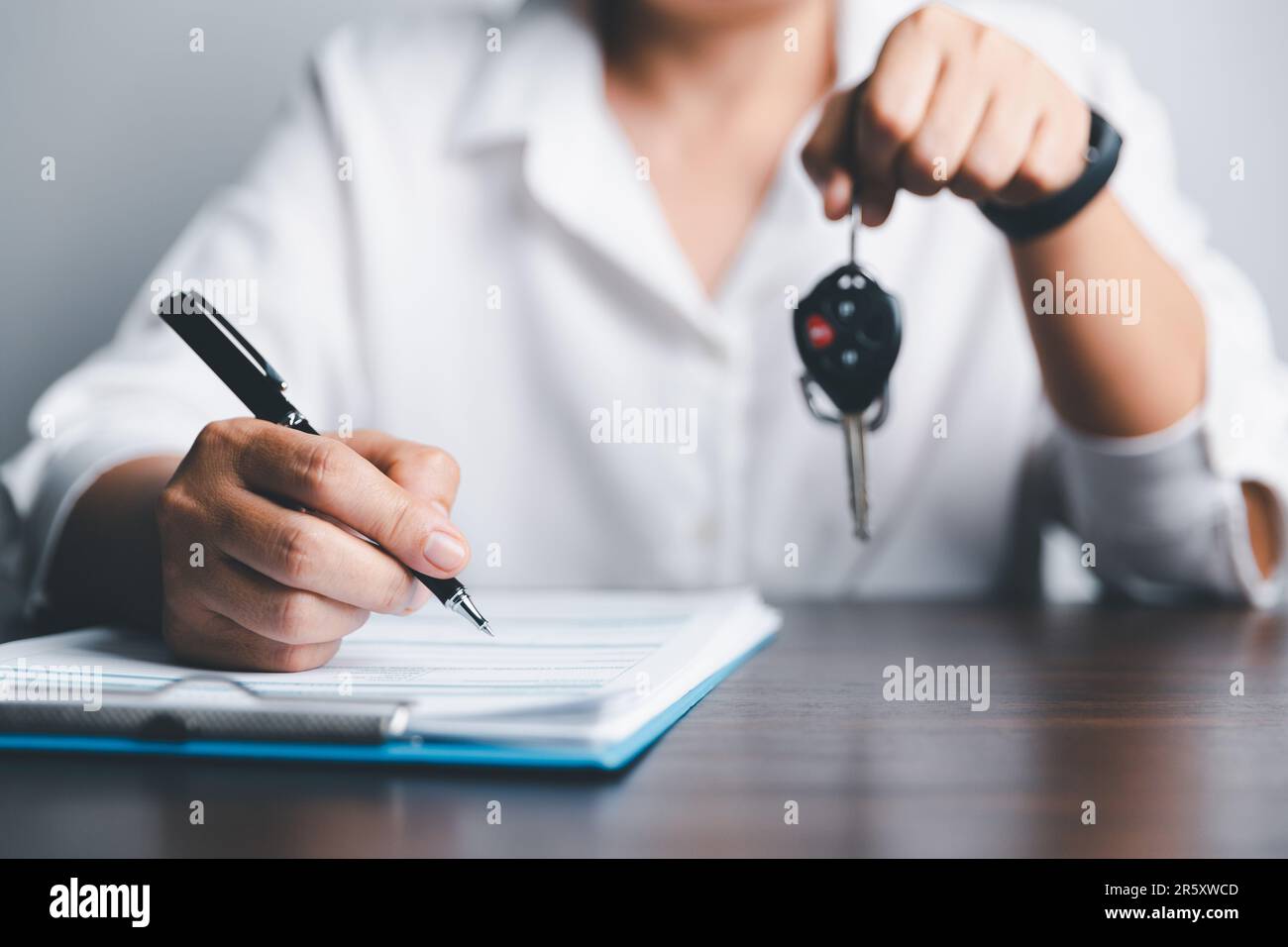 Salespeople hi-res stock photography and images - Alamy