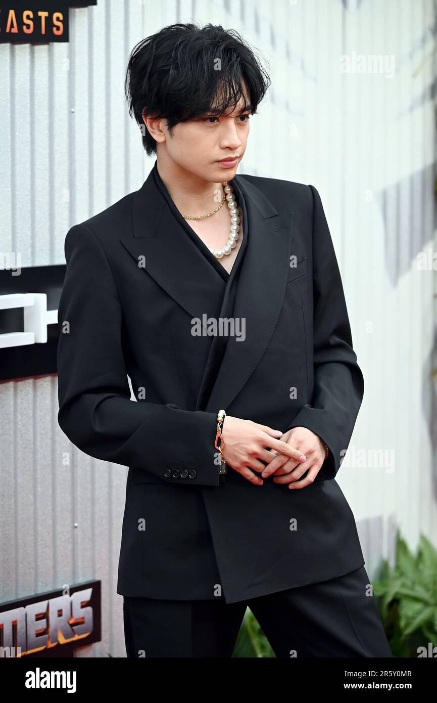 Kento Nakajima Shirtless