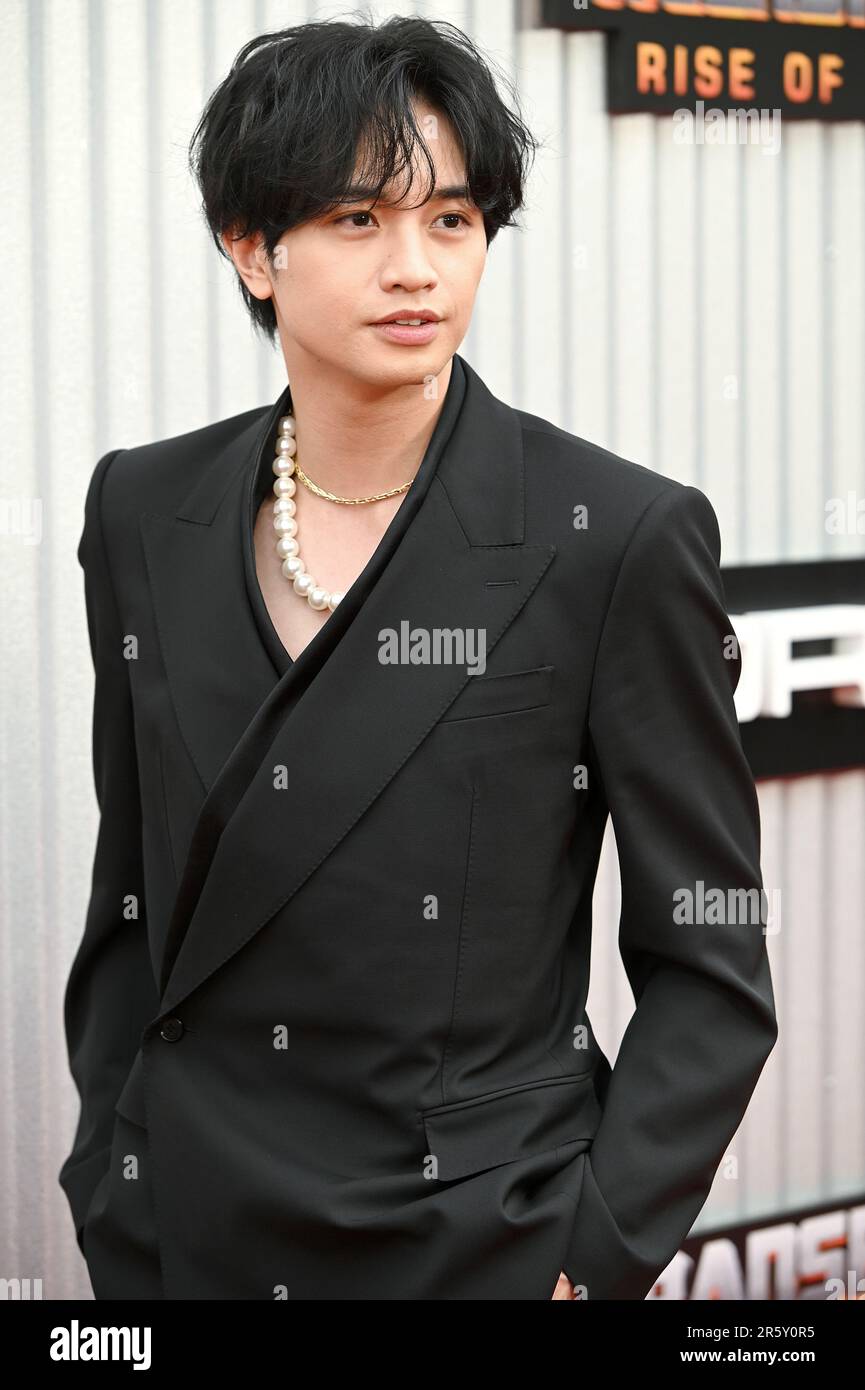 Kento Nakajima Shirtless