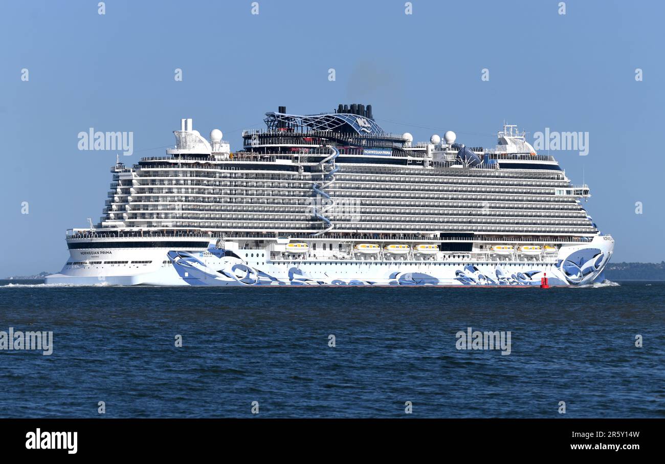 Norwegian Prima is a colossal 299m completed in July 2022 cruise ship ...