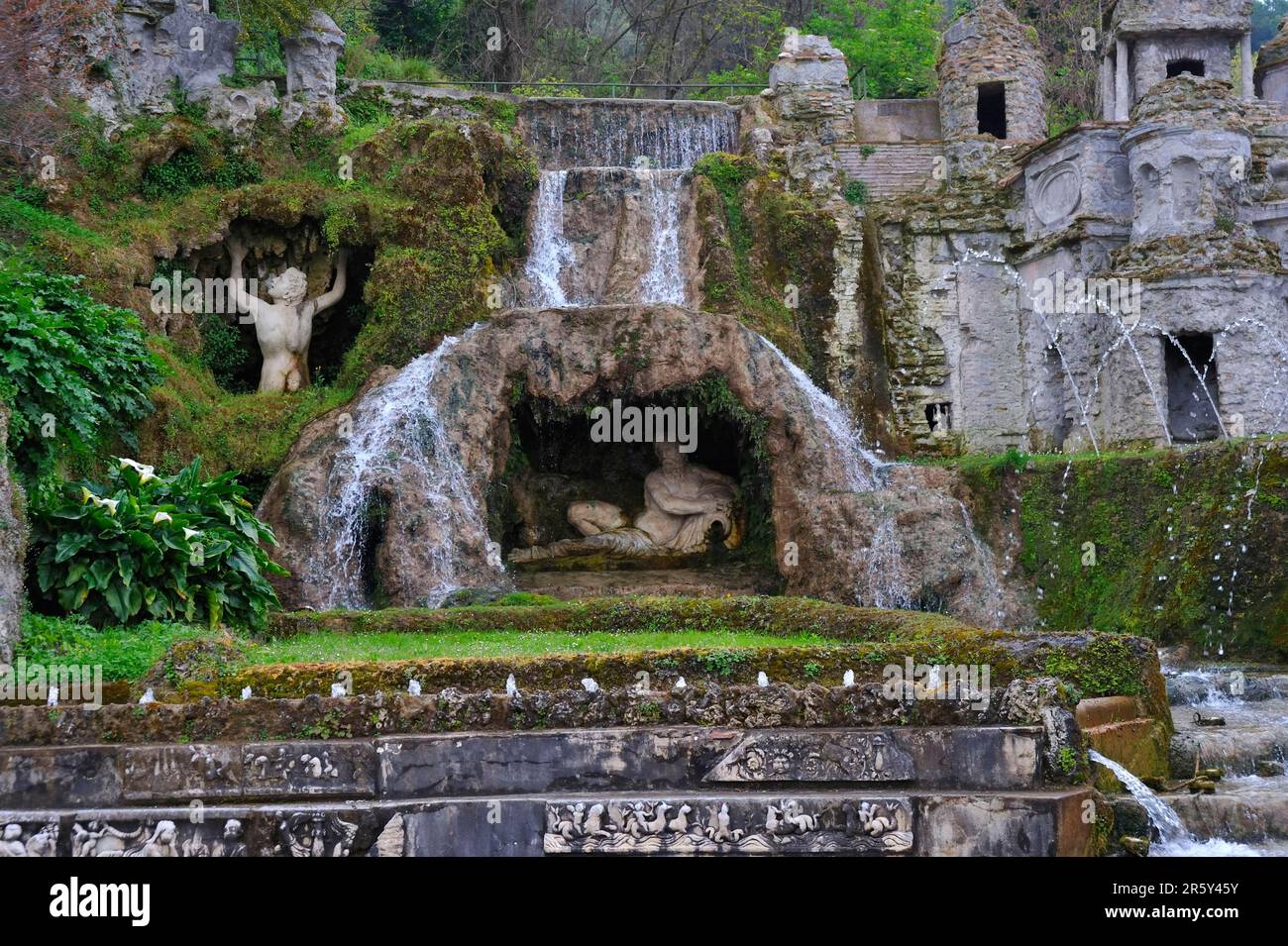 Monument villa deste art hi-res stock photography and images - Alamy