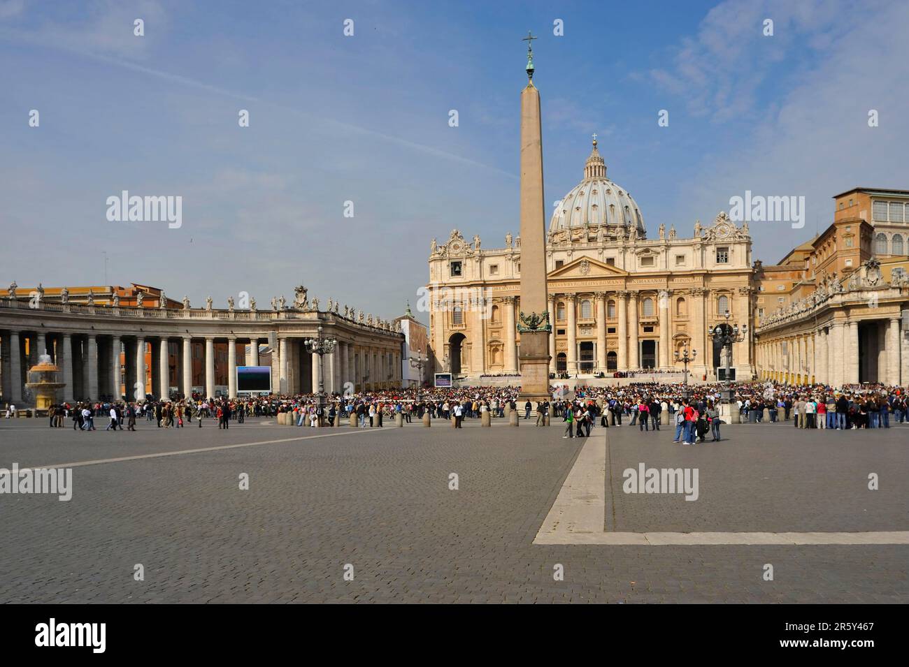 St. Peter's Square and Basilica, Vatican, Rome, Lazio, Vatican City ...