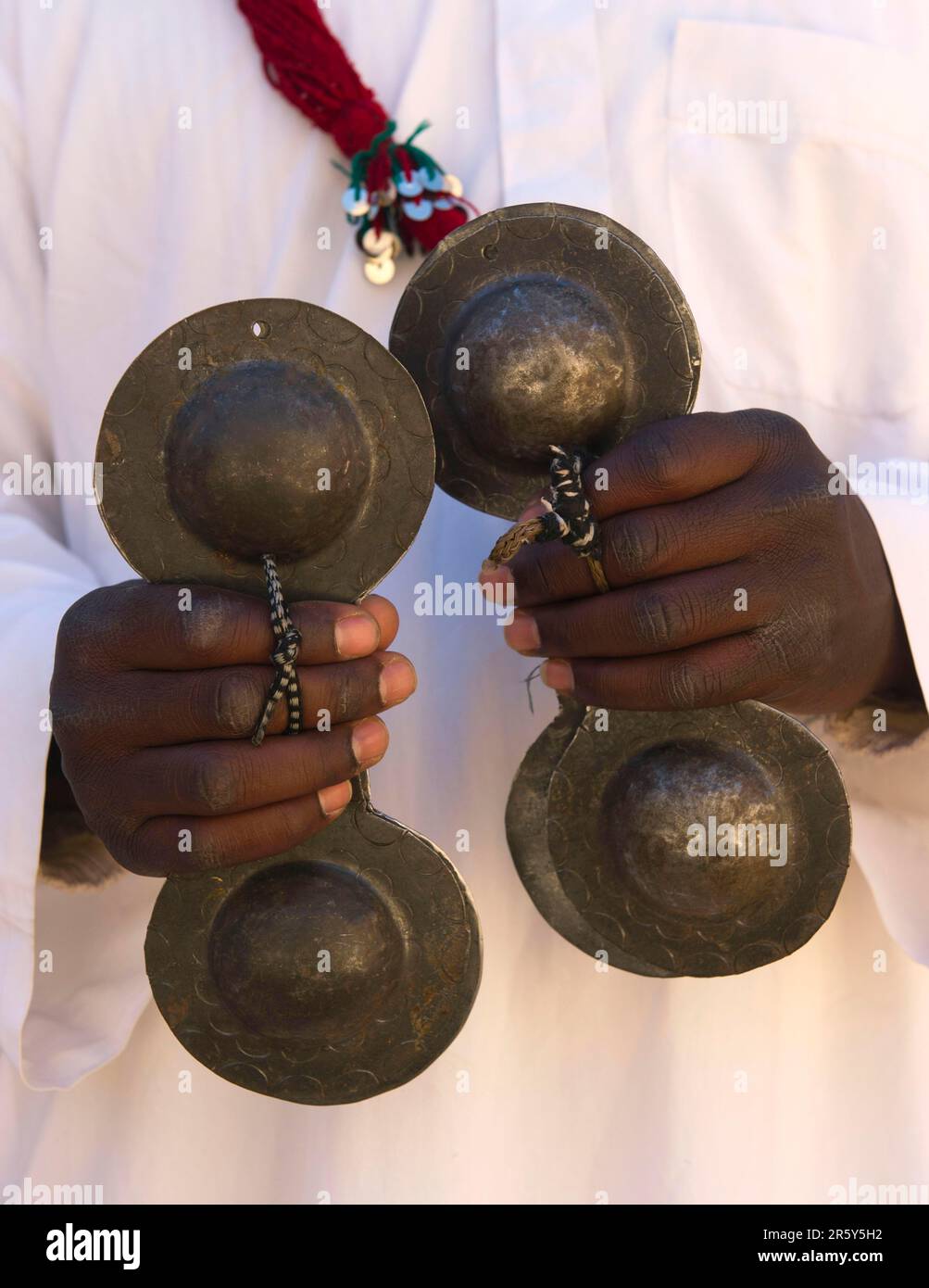 Traditional african instruments hi-res stock photography and images - Alamy