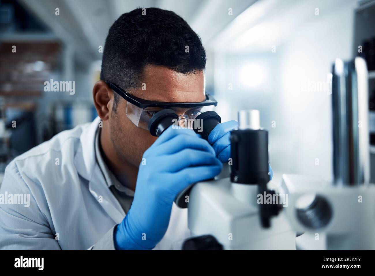 Forensic science male hi-res stock photography and images - Alamy