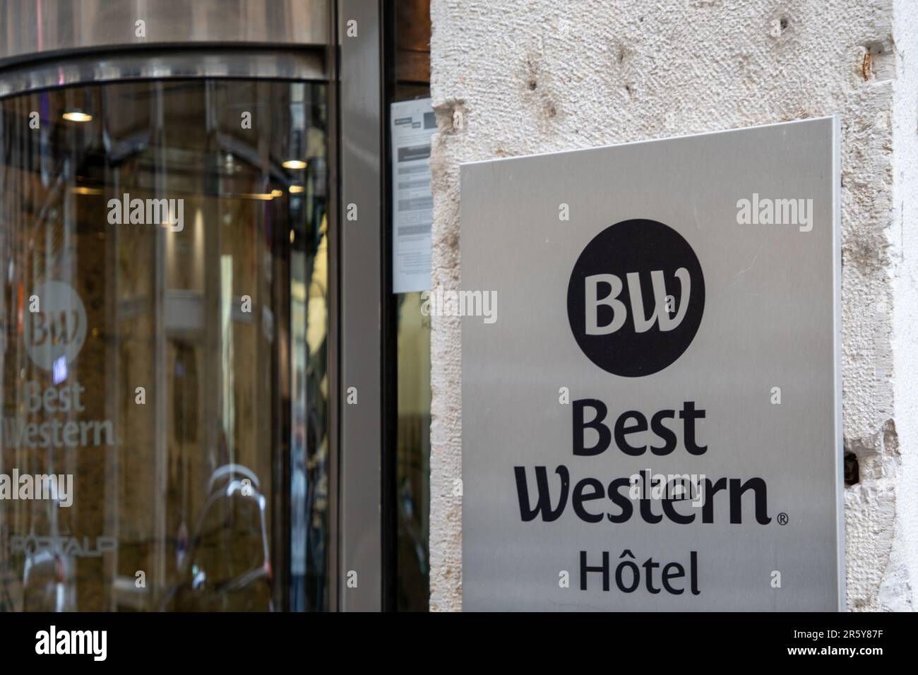 Best western hotel logo hi-res stock photography and images - Alamy