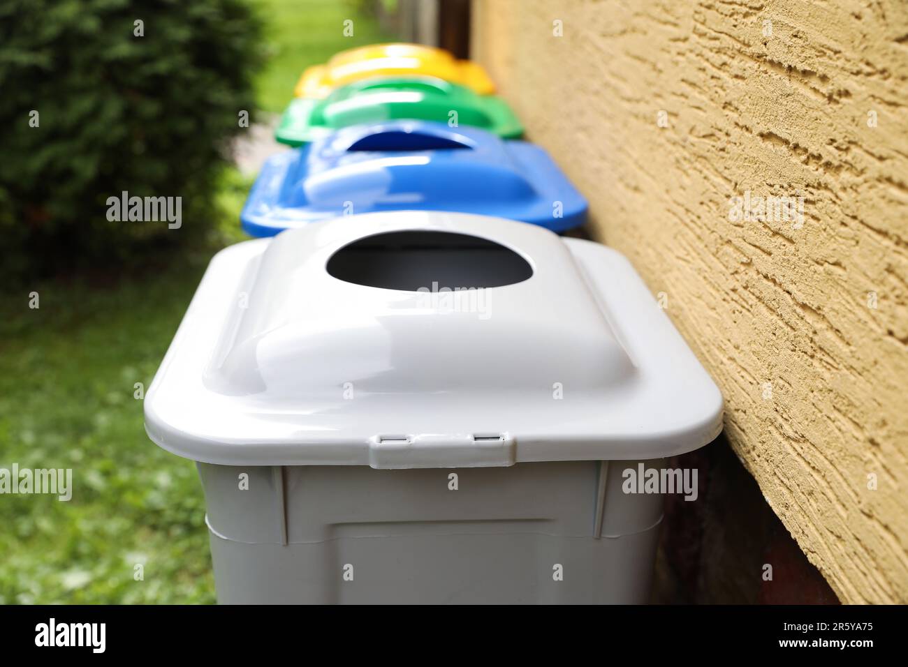 Recycling bins separating rubbish hi-res stock photography and images ...