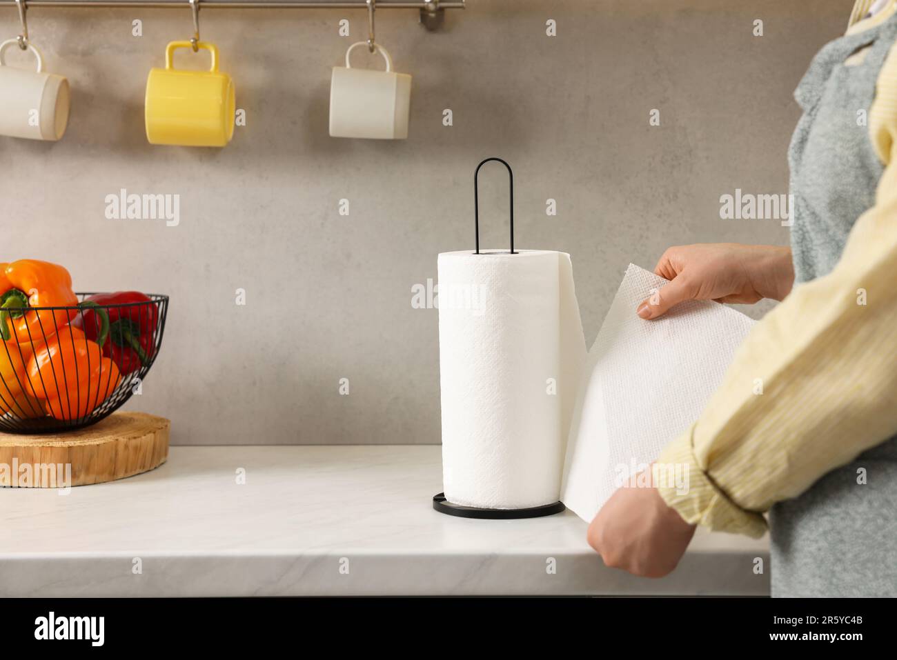 Using paper towels hi-res stock photography and images - Alamy