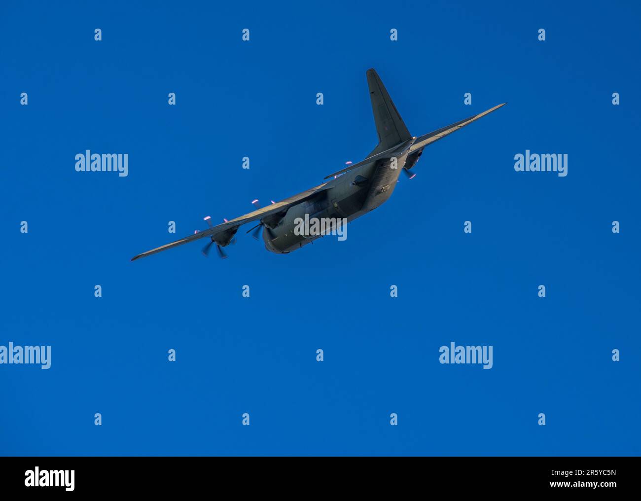 Lockheed hercules military transport aircraft hi-res stock photography ...