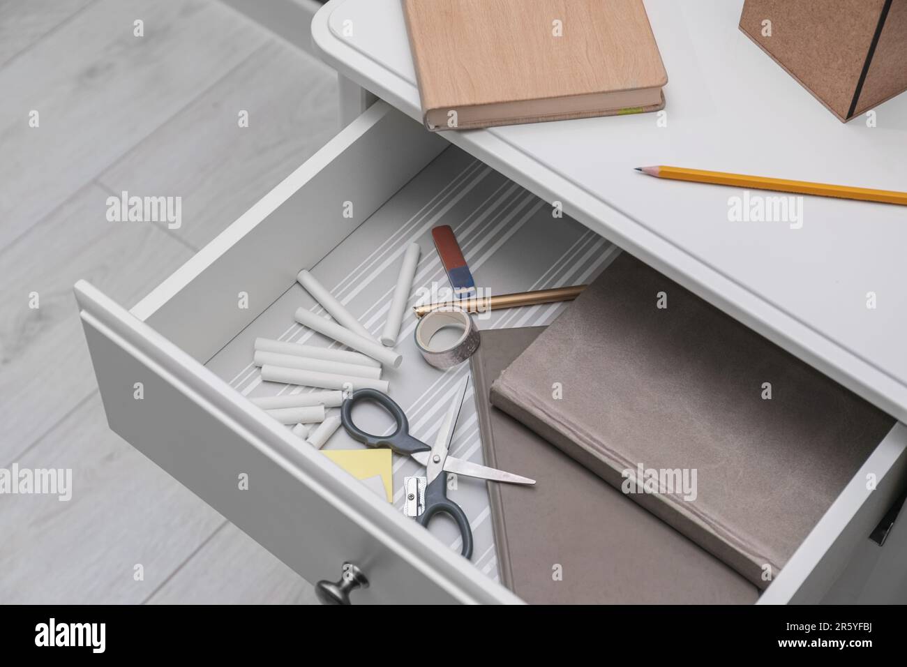Open drawer sketch hi-res stock photography and images - Alamy