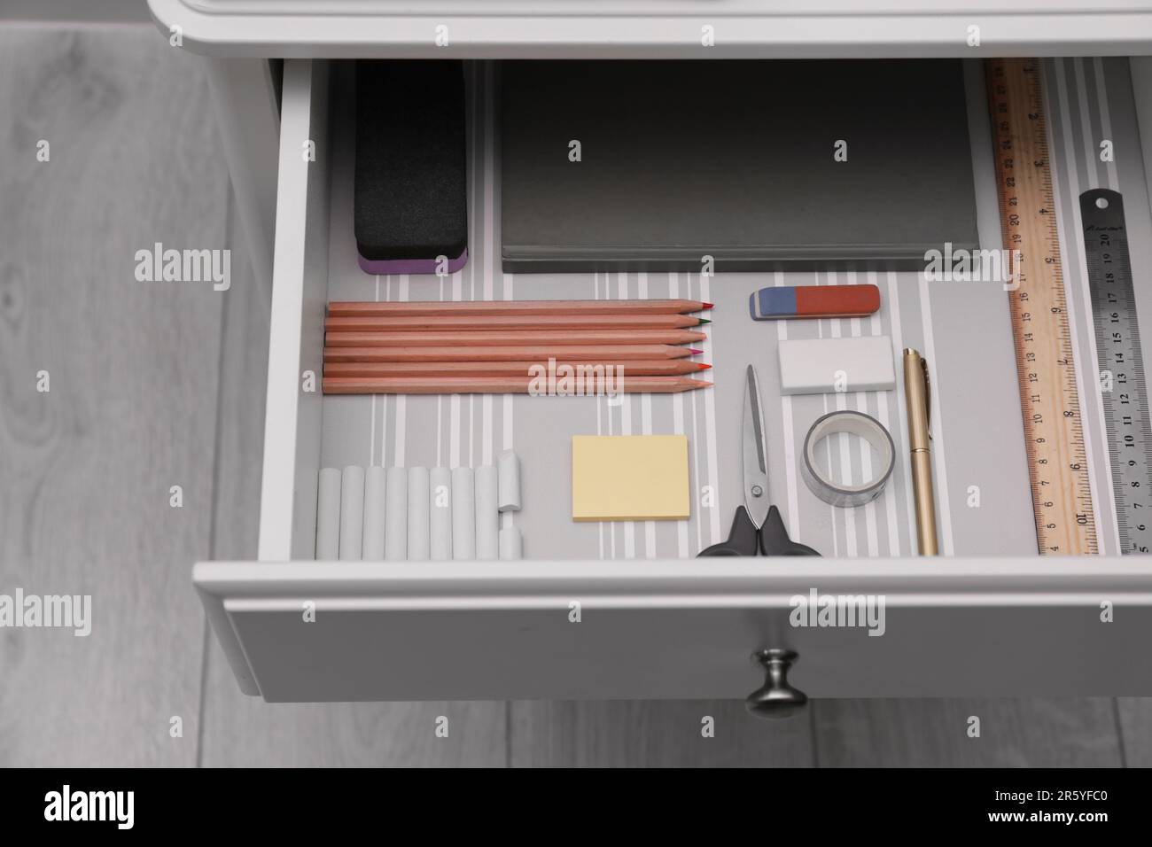 Open drawer sketch hi-res stock photography and images - Alamy