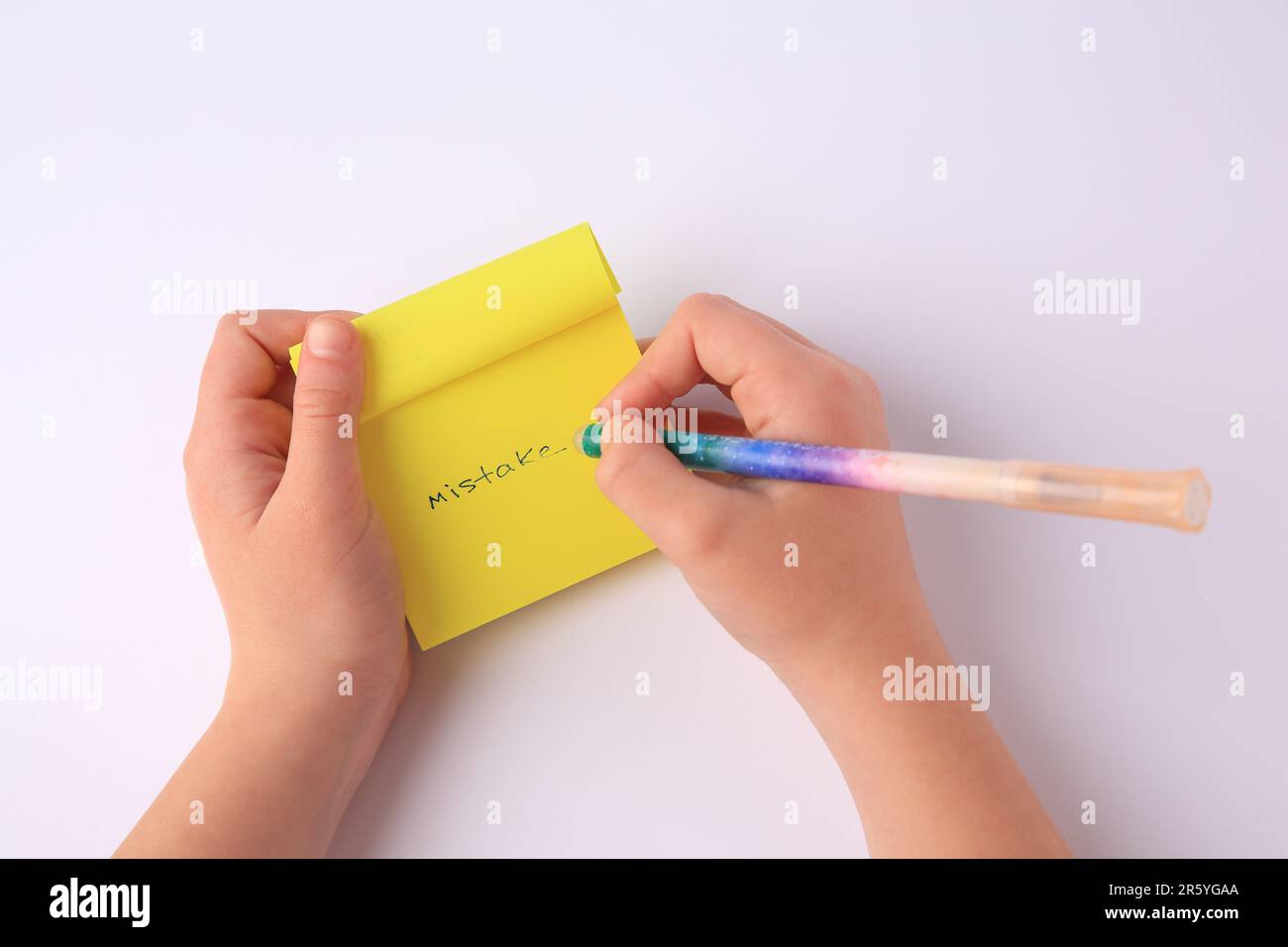 Child sticky note hi-res stock photography and images - Alamy